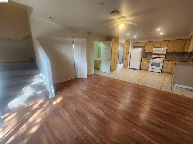 252 Lansing Way