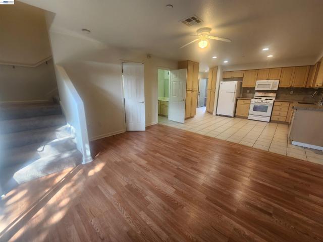 252 Lansing Way
