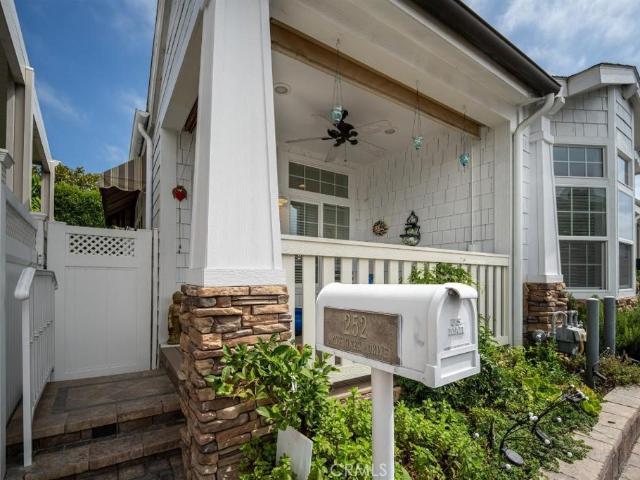 252 Mayflower