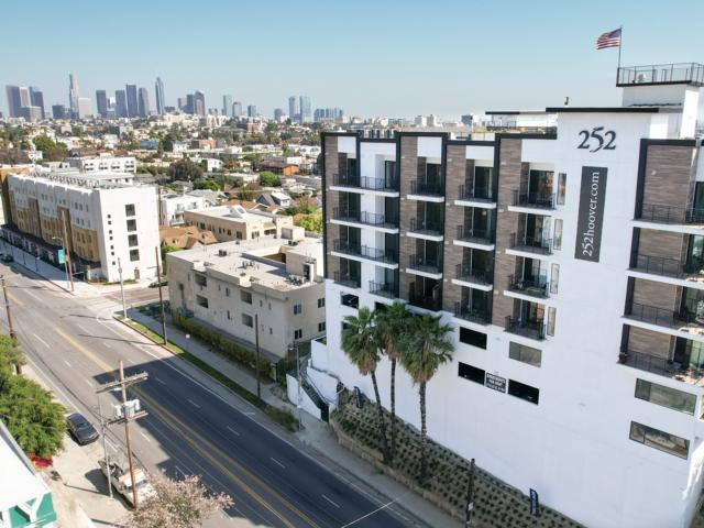252 N Hoover