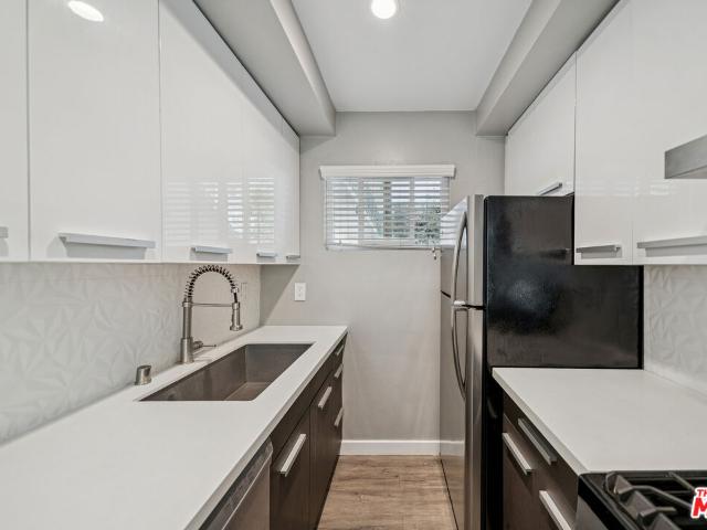 252 S New Hampshire Ave, Unit 4, Los Angeles, CA 90004 | MLS #25628 | Compass