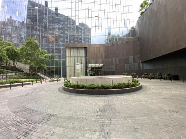 252 South Street 12G