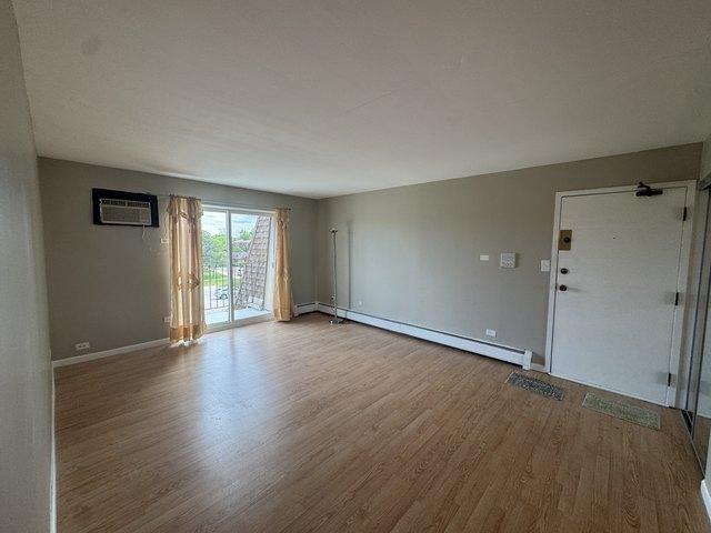 252 Shorewood Dr Apt 2D, Glendale Heights, IL 60139