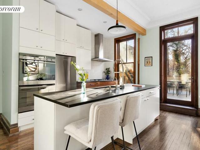 252 Stuyvesant Ave #1, New York, NY 11221