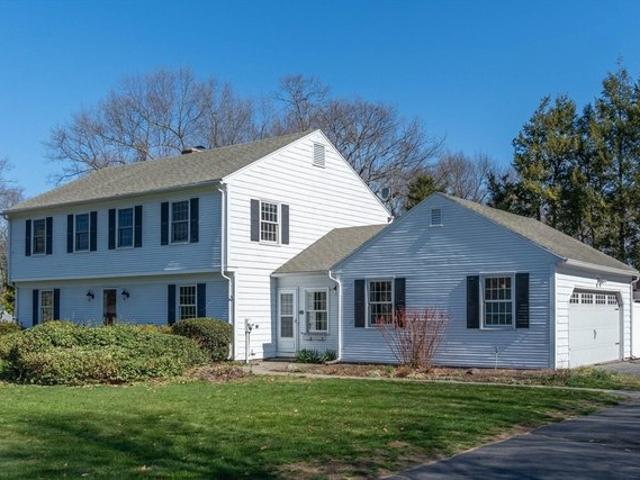 252 Pinewood Dr, Longmeadow, MA 01106