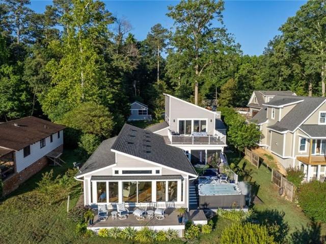 252 Riverview DR