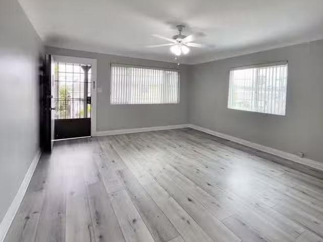 252 W. 15th St. 1 250 256 W. 15th St