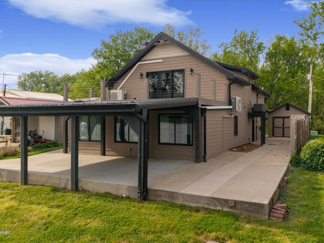 252 W River Rd