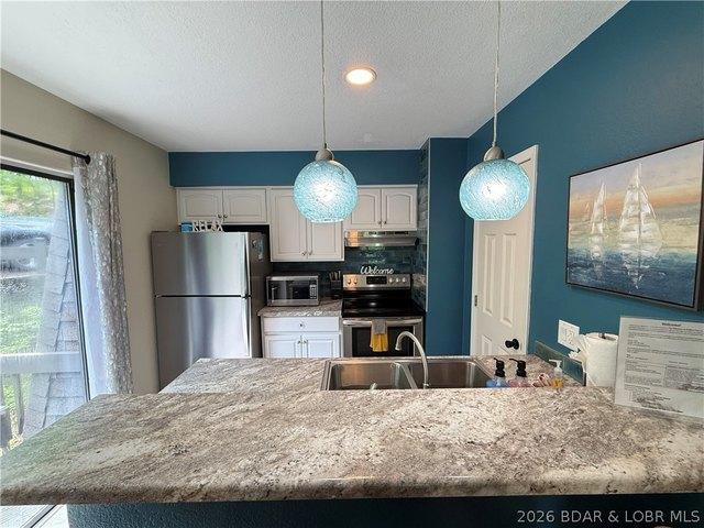 252 Walkers Cay Dr, Osage Beach, MO 65065