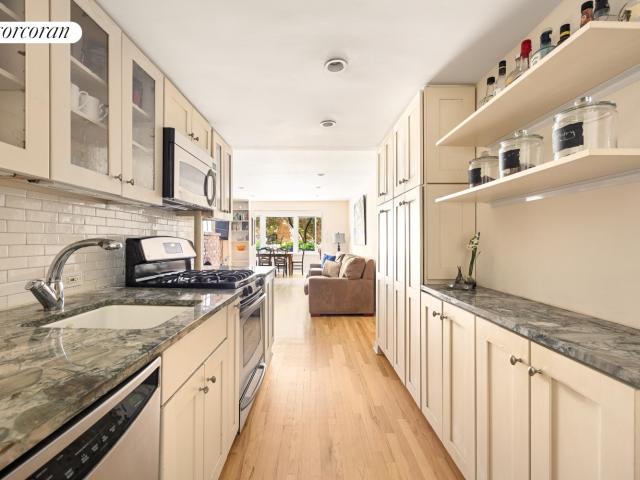 252 West 21st Street, New York, NY