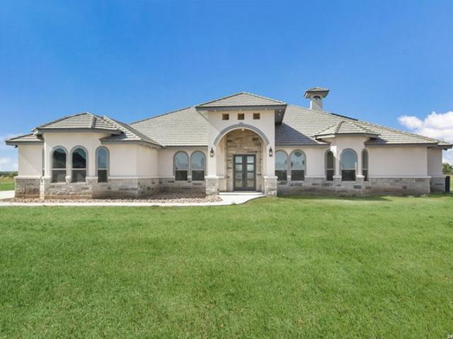 252 Venado Oaks, Castroville, TX 78009