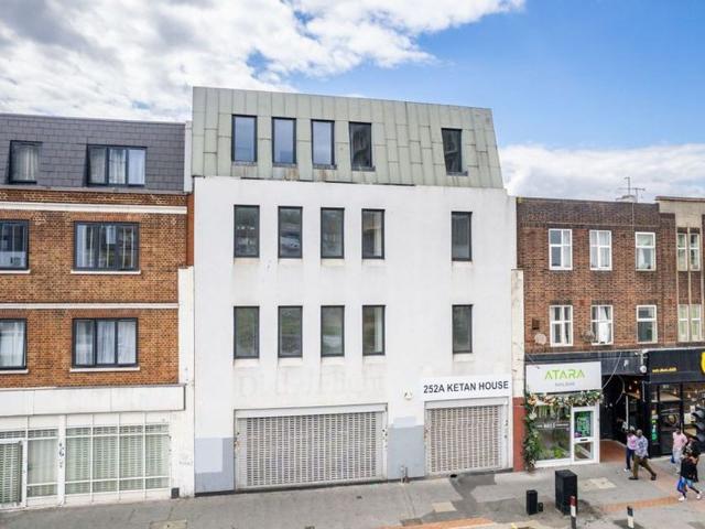 252A High Street, Croydon CR0, 2 bed flat to rent, £1,800 pcm | PrimeLocation