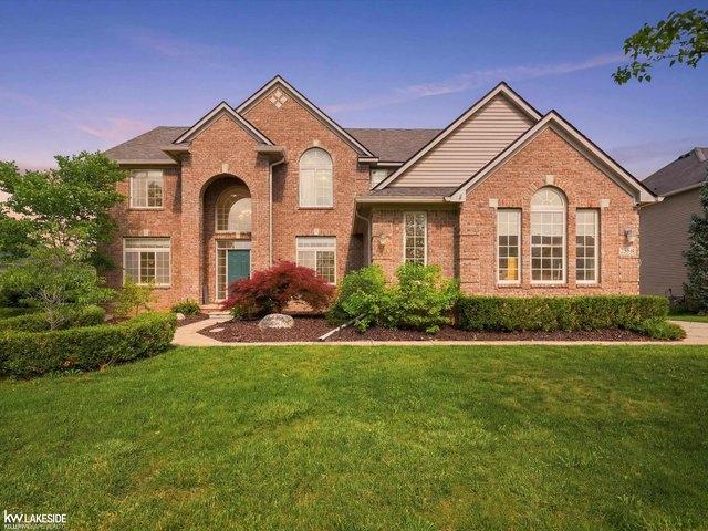 25346 Stanley Ln, South Lyon, MI 48178