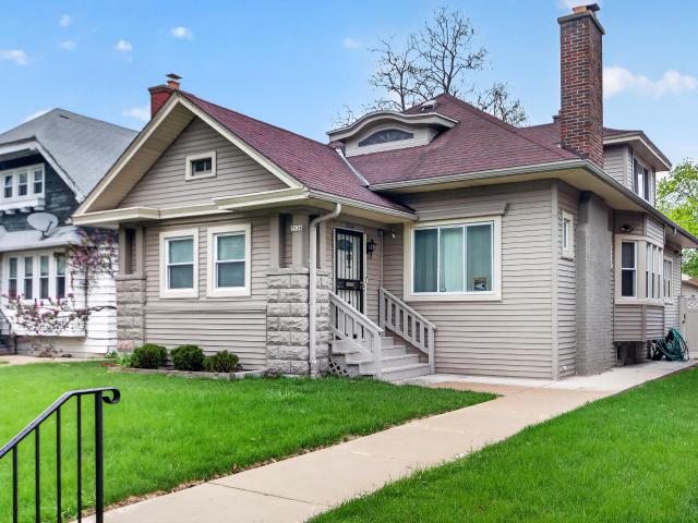 2534 N 46th St