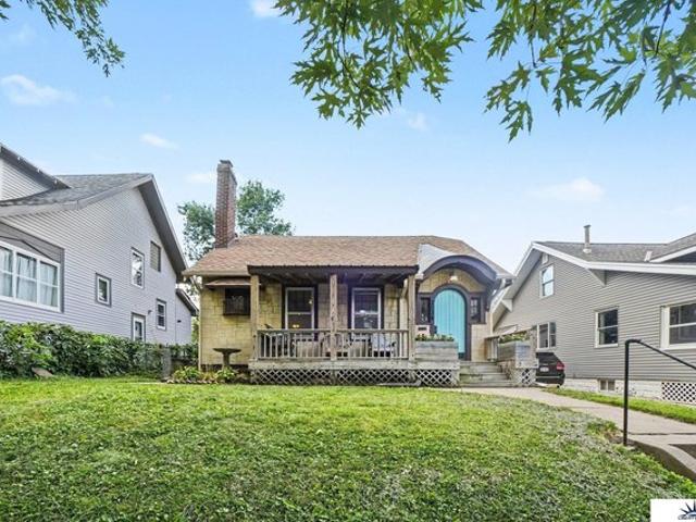 2534 N 49th St, Omaha, NE 68104