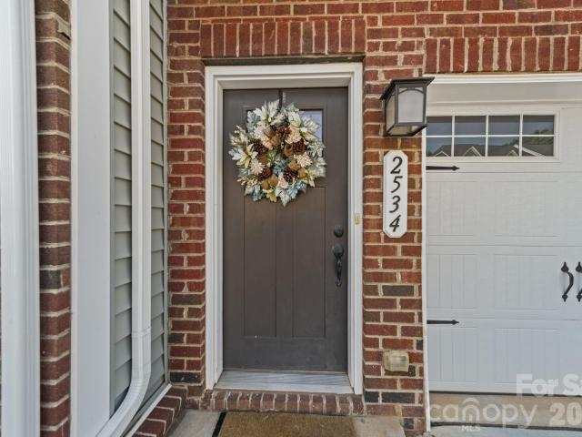 2534 Grantham Place Drive