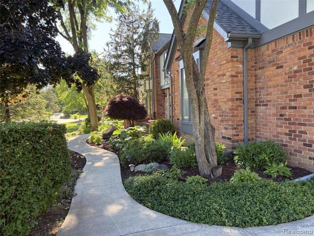 2534 Topsham Drive