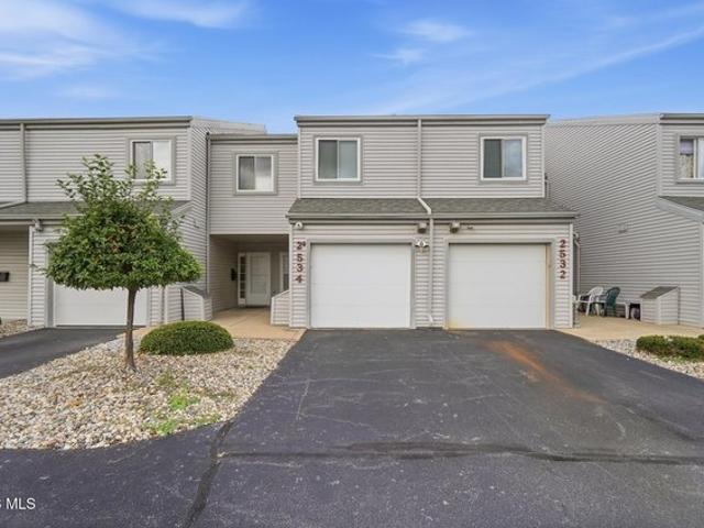 2534 W Village Dr, Toledo, OH 43614