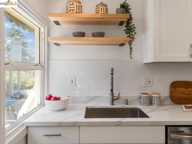 2534 26th Ave, Oakland, CA 94601