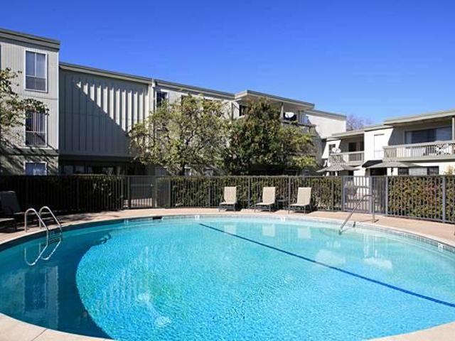 $2534 / 2br 1100ft² Your Pets Are Welcome At Water's Edge Apartments!