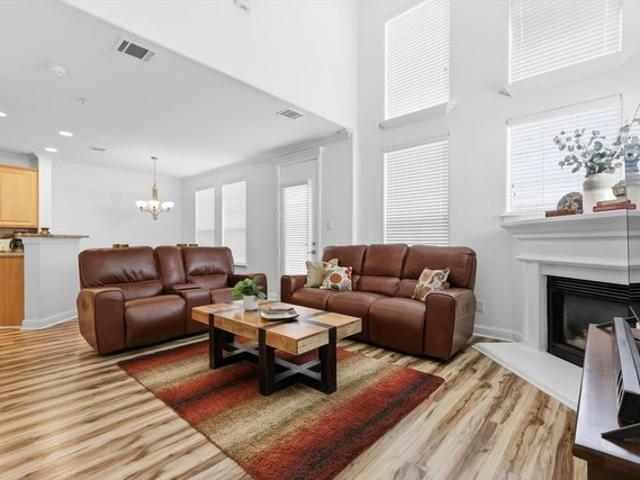 2535 Champagne Dr, Irving, TX 75038