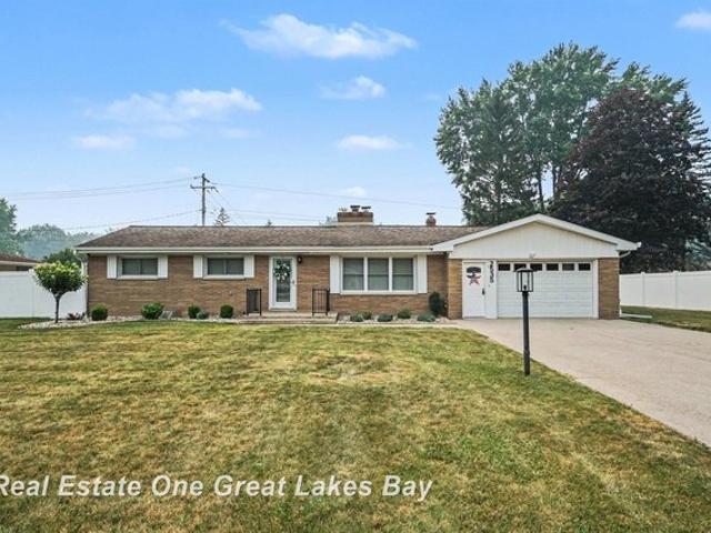 2535 E Greendale Dr, Saginaw, MI 48603