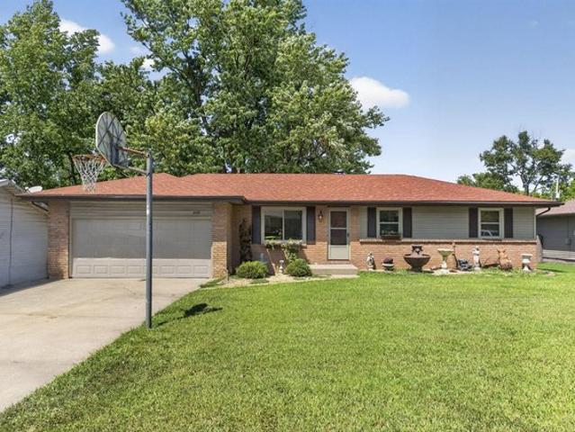 2535 W Katella Ln, Springfield, MO 65807