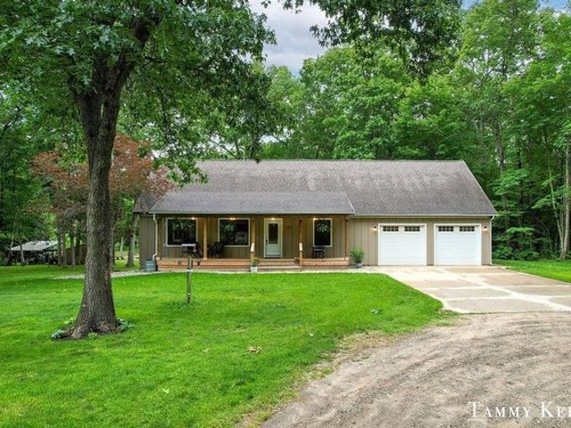 2535 52nd St, Fennville, MI 49408