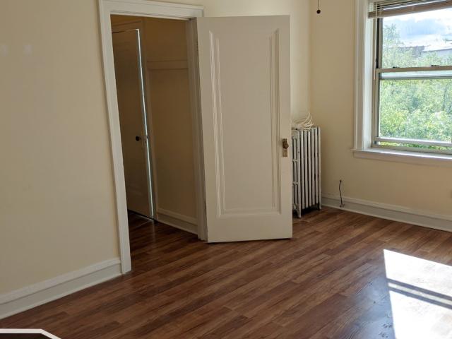 2536 N Sawyer Avenue # 412