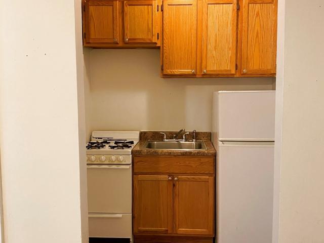 2536 N Sawyer Avenue # 208