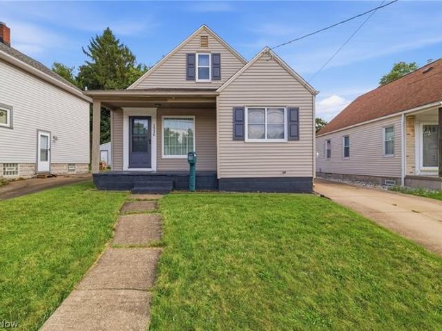 2536 Albrecht Ave, Akron, OH 44312