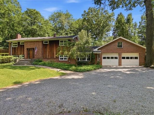 2536 Beechwood Rd, New Wilmington, PA 16142