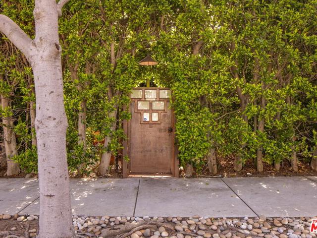 2536 Beverley Ave, Santa Monica, CA 90405 | Compass