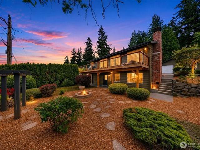 2536 Island View Ln, Lummi Island, WA 98262
