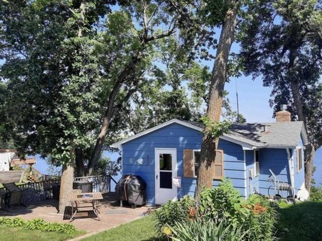 2536 Lake Cochrane Dr W, Gary, SD 57237