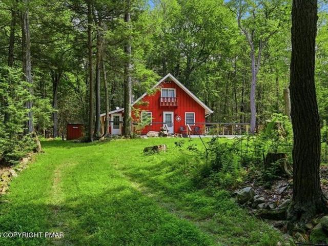 2536 Sprucewood Rd, Long Pond, PA 18334
