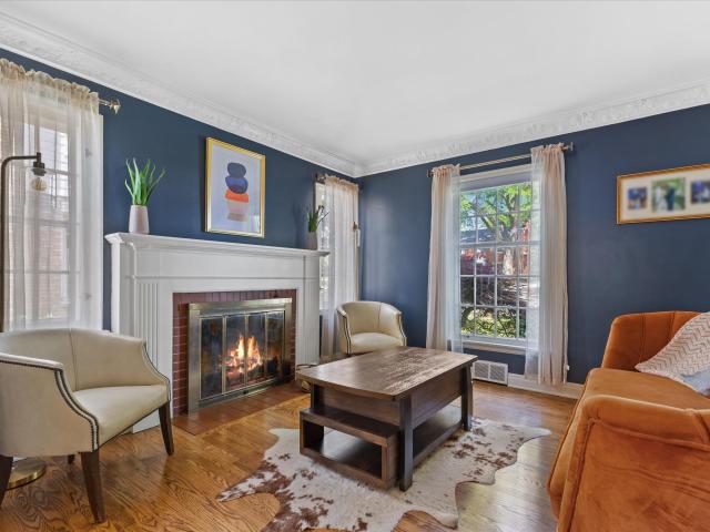 2537 N 84th St