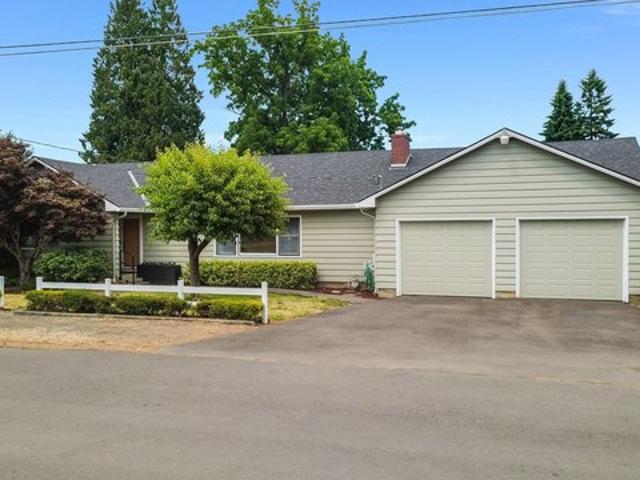 2537 B St, Hubbard, OR 97032