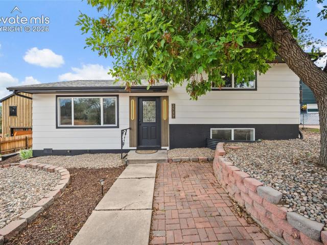2537 Camelot Court