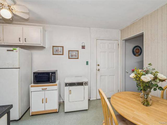2537 Jerusalem Avenue 2J
