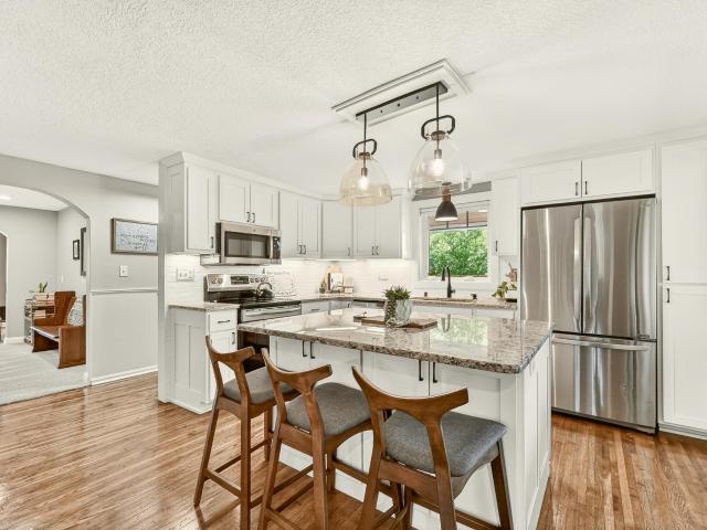 2537 Lisa Lane NE