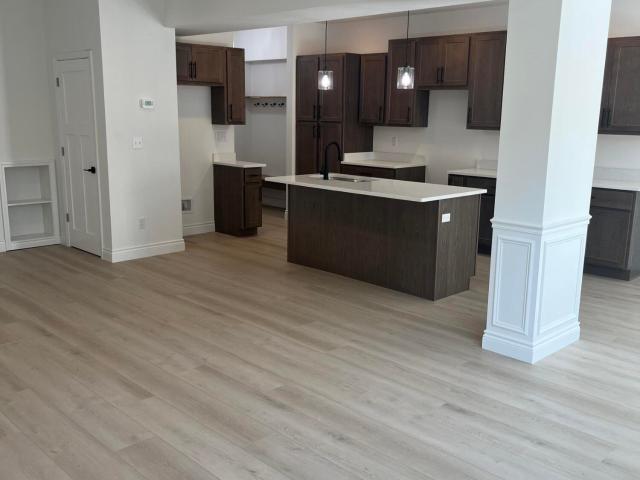 2537 Longwood Drive