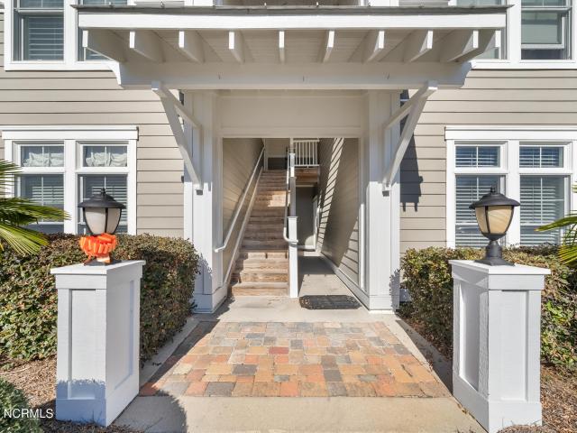 2537 St James Drive SE # 807