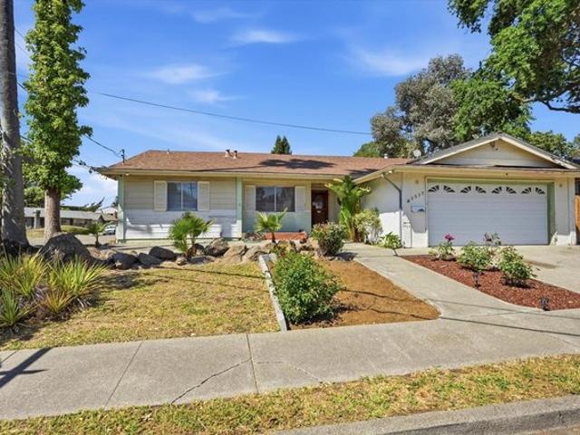 2537 Tamarisk Dr, Santa Rosa, CA 95405