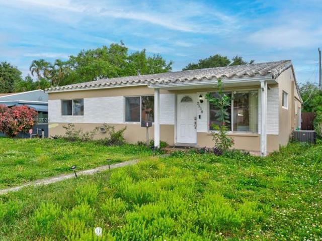 2538 Coolidge St, Hollywood, FL 33020