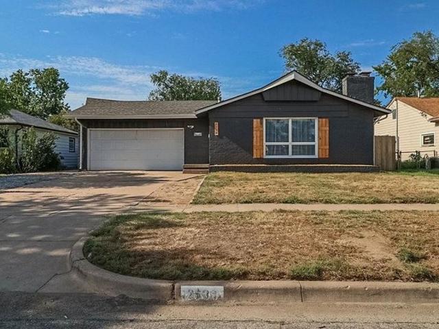 2538 W Columbine Ln, Wichita, KS 67204