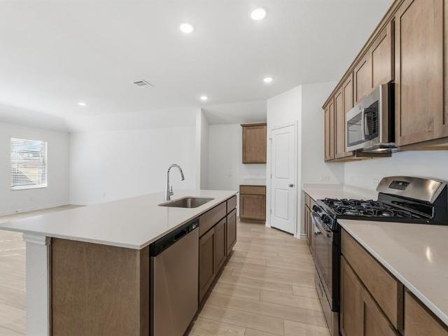 2539 Canadian Way