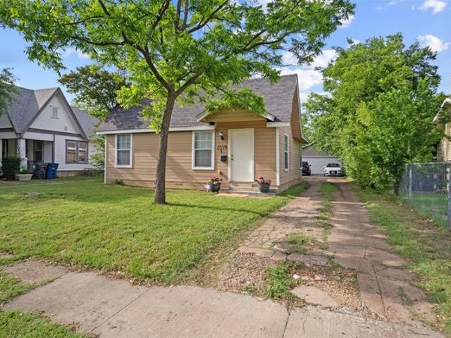 2539 Sharon St, Dallas, TX 75211