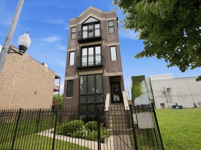 2539 W Warren Blvd Apt 1, Chicago, IL 60612