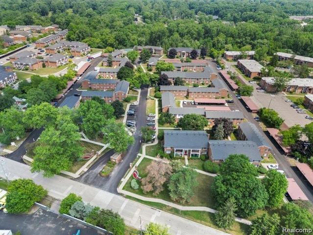 25307 Shiawassee Cir Apt 202, Southfield, MI 48033